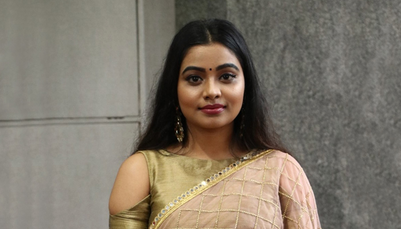 Kollywood actress Anisha Xavier hot golden blouse saree stills | Indian ...