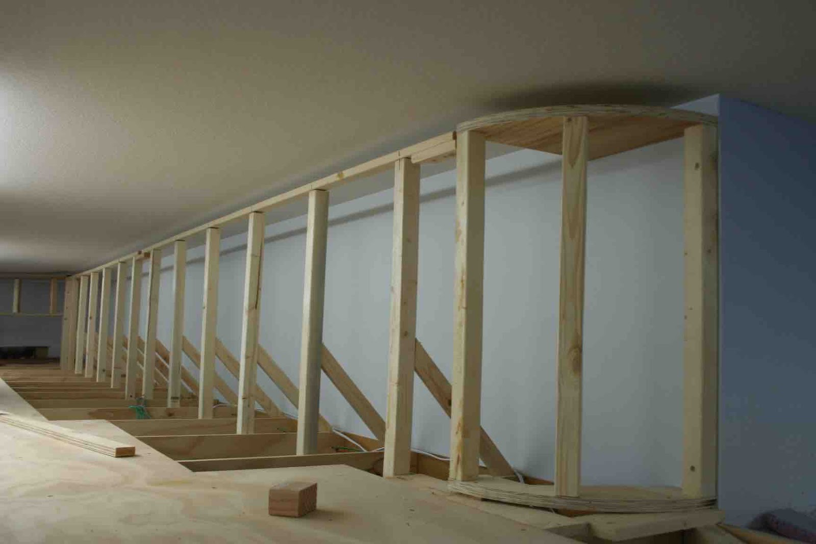 Southern Pacific Cascade Line: CASCADE SUMMIT BACKDROP CONSTRUCTION