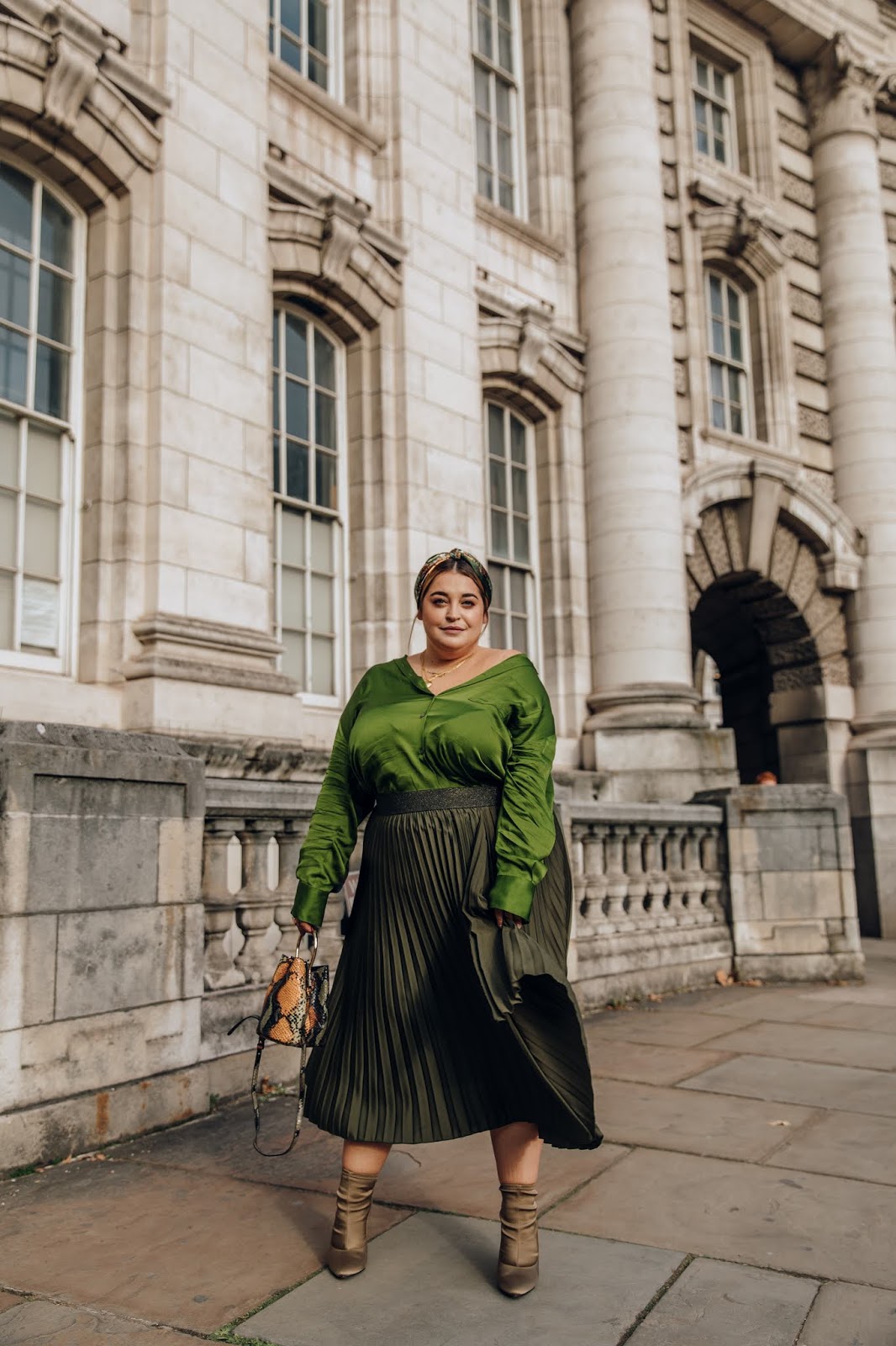 Tips & Tricks: How to shop straight sizes as a plus size person.