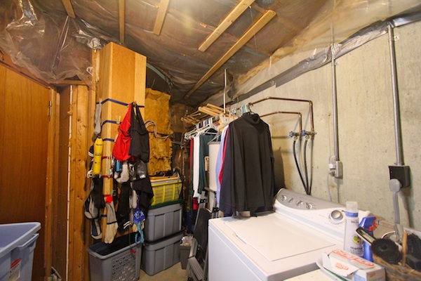 Ashbee Design: Scary Laundry Room