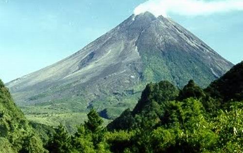 Destinasi Wisata Indonesia: Taman Nasional Gunung Merapi
