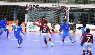 Riku Dhan Subba's Blog: Can Bhutan try Futsal?