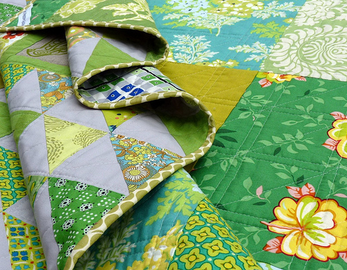 Red Pepper Quilts: The Green HST Quilt - finished
