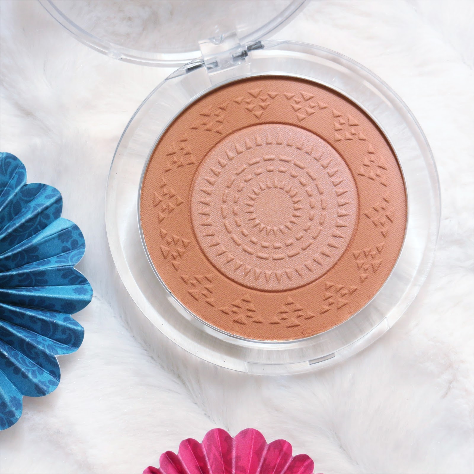 essence Luminous Matt Bronzing Powder | MaquiLab