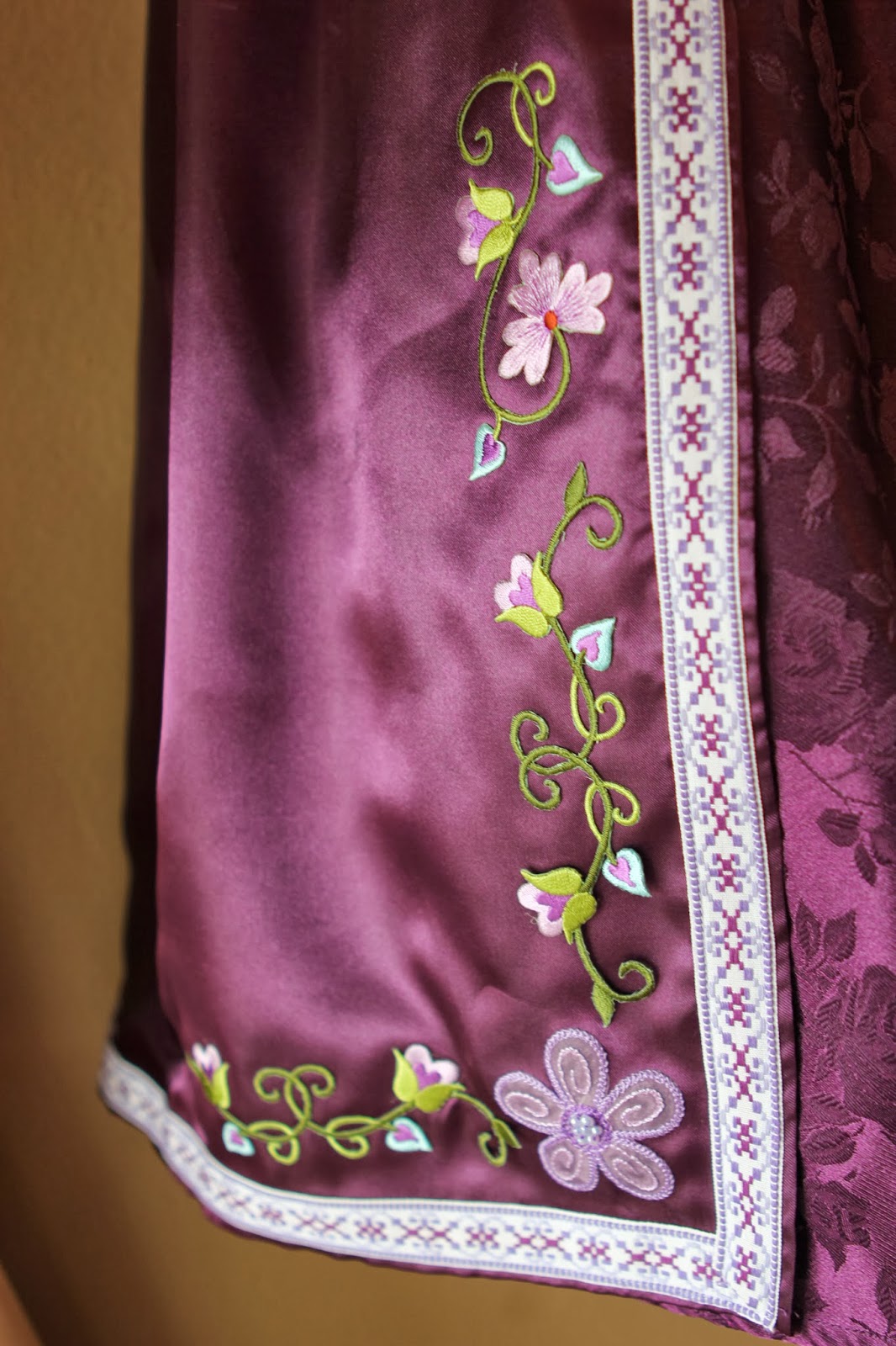 Stitching It Up: Rapunzel (Tangled) DIY Sewing Tutorial