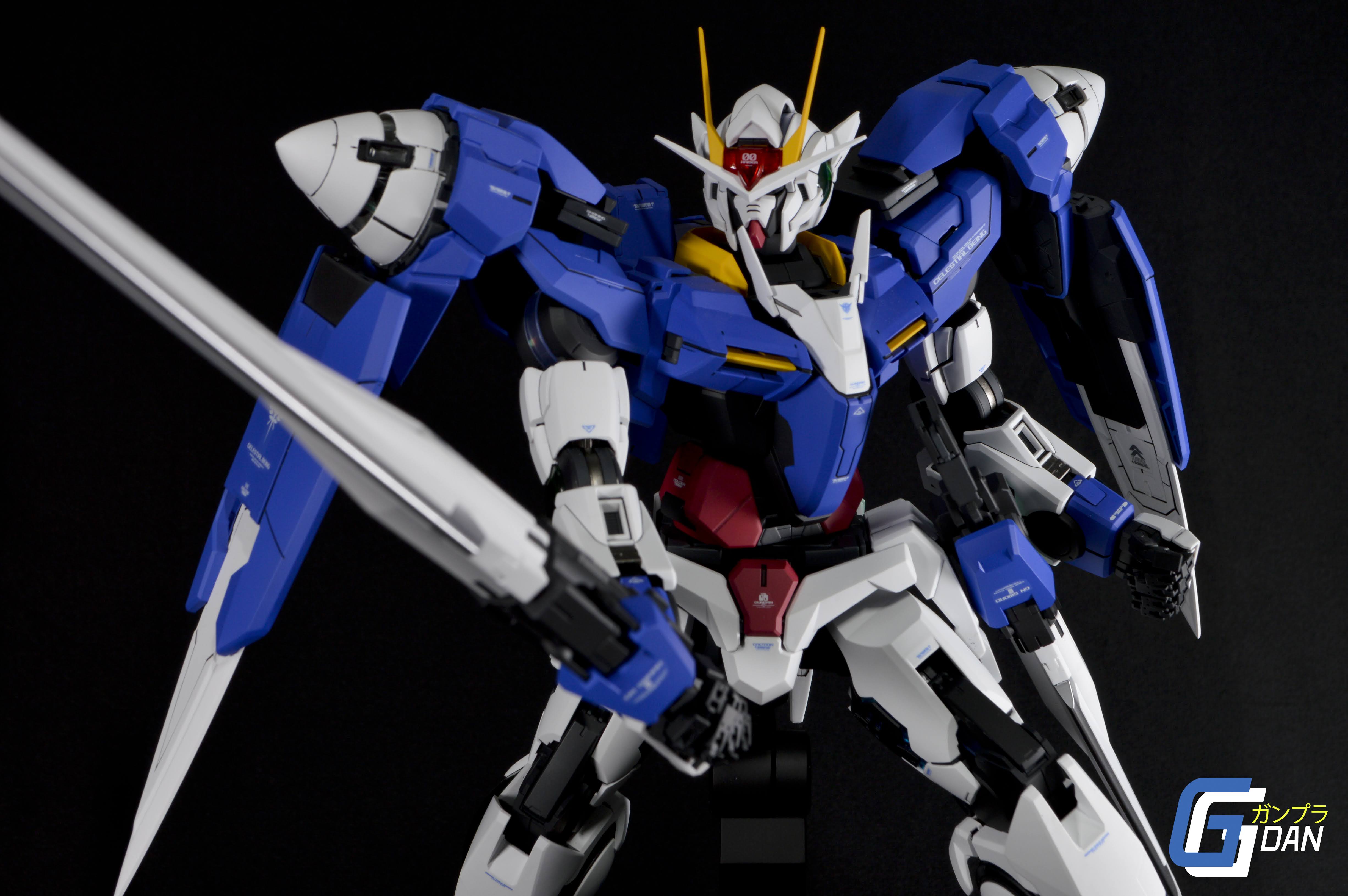 Perfect Grade Gundam 00 Raiser