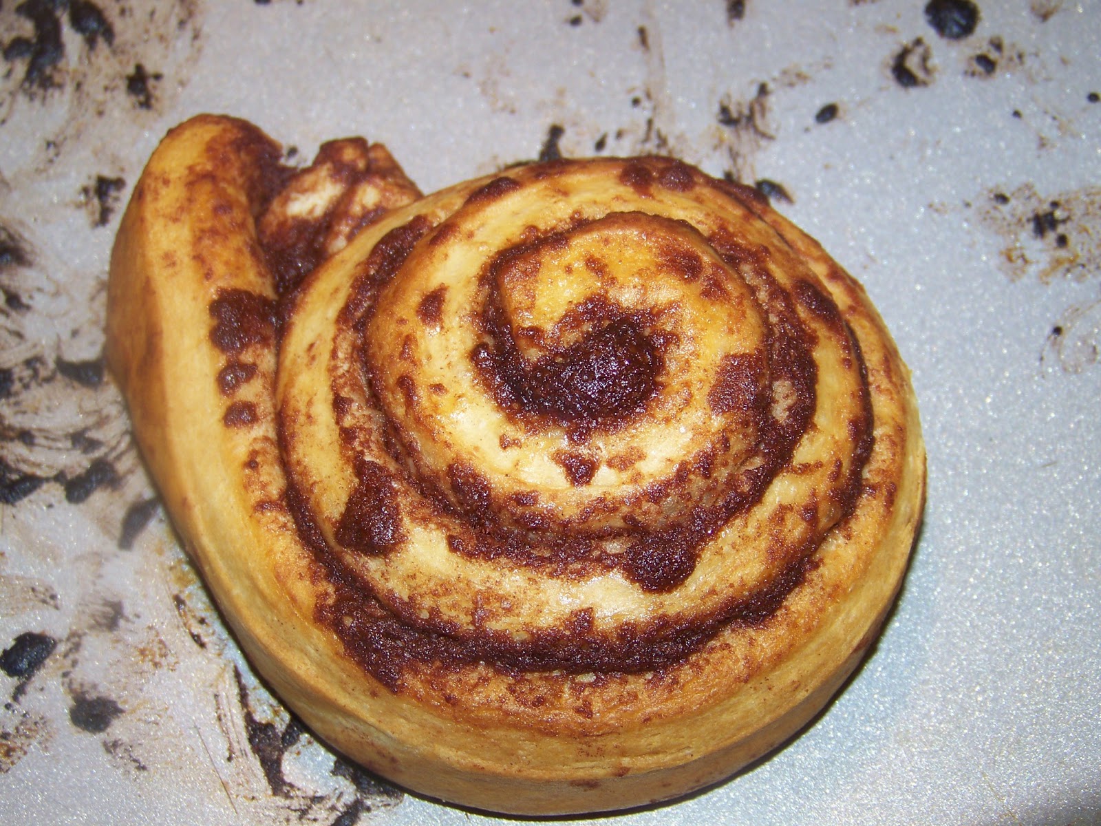 Kitchen Simmer: Cinnamon Roll Snails