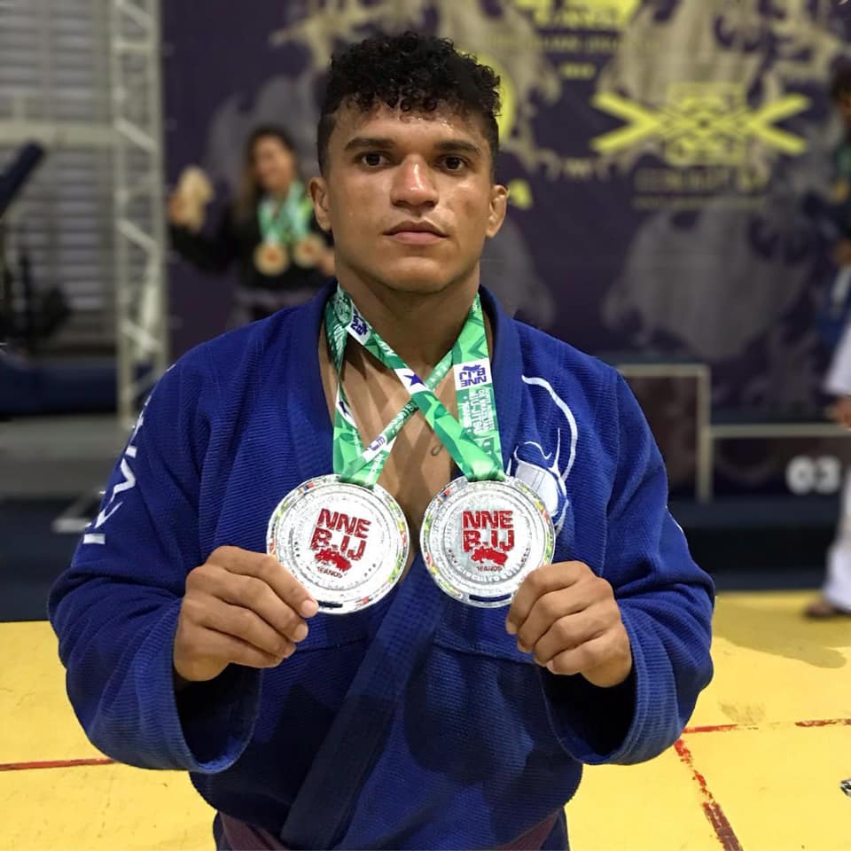 BLOG DO PROFESSOR JORGE CÂMARA: Carlos André conquista mais um título