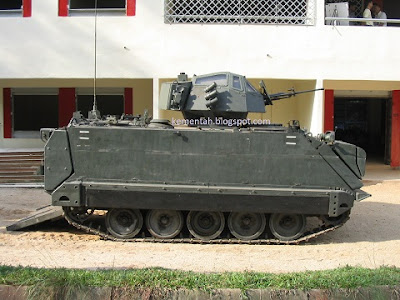 Senang Diri: Circuit breaker Day 4 pix: Singapore Army M-113 Ultra with ...