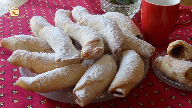 Cornulete fragede ~ Retete culinare simple si gustoase