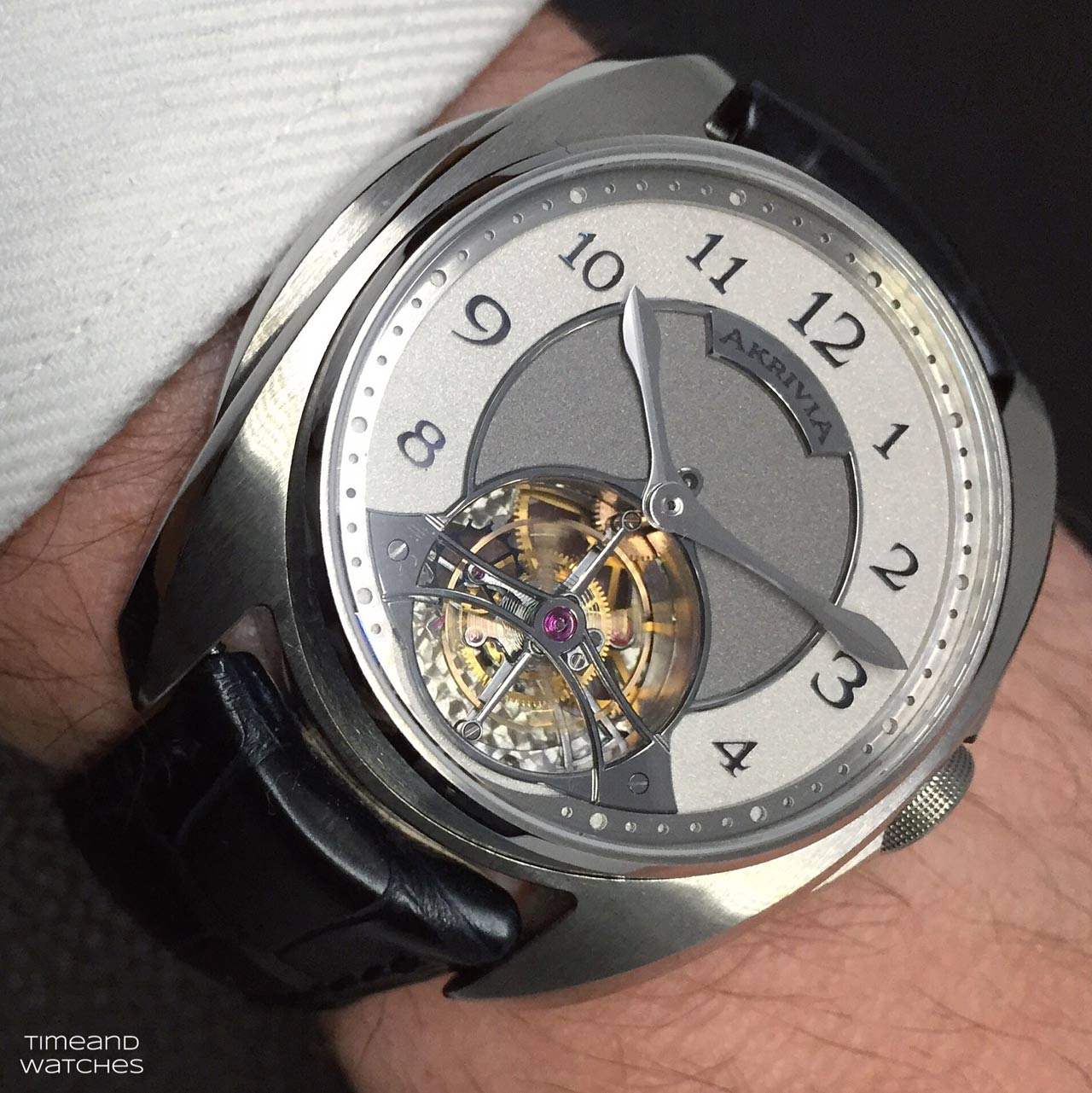 Akrivia - Tourbillon Barrette-Miroir | Time and Watches | The watch blog