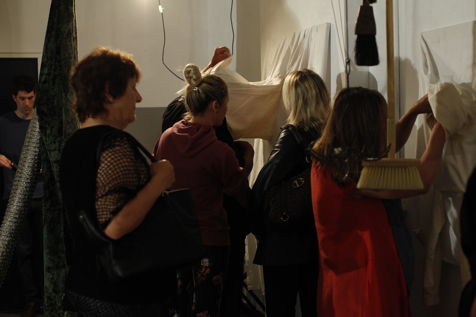 Exploring the Performative Art Object.