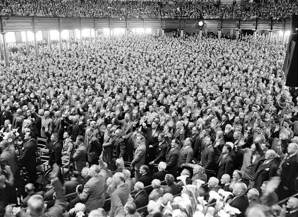 Modern Mormon Men: Guest Post: Sustaining vs. Agreeing