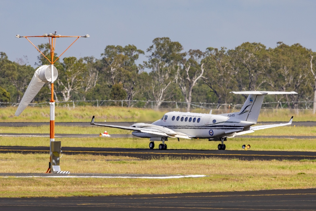 Central Queensland Plane Spotting: Great Photos as RAAF Beech B350 ...