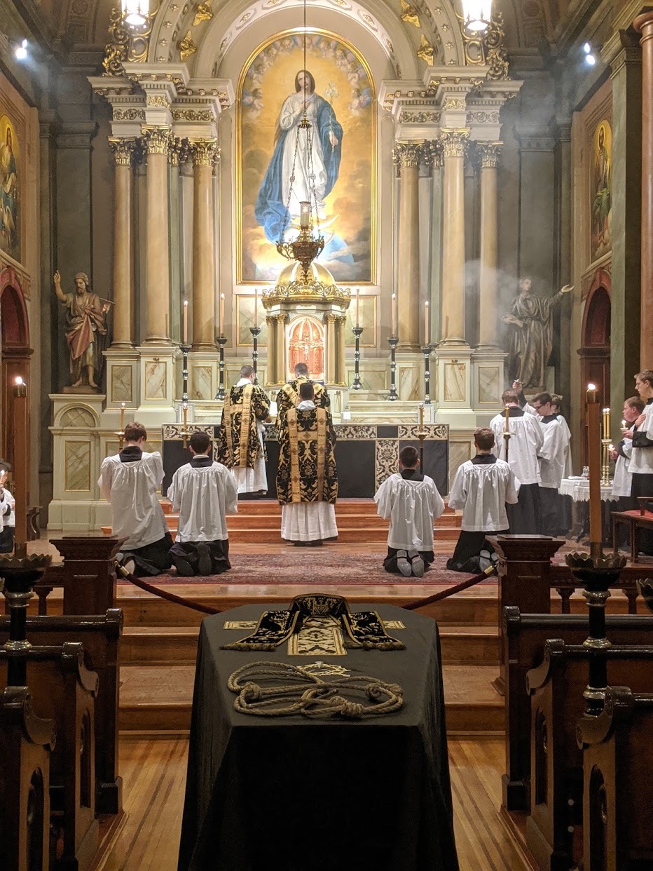 New Liturgical Movement: Photos of a Priestly Requiem