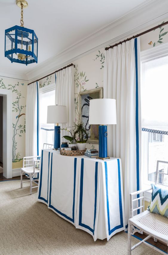 Tablecloths: Yay or Nay for Home Staging? | DIY Home Staging Tips