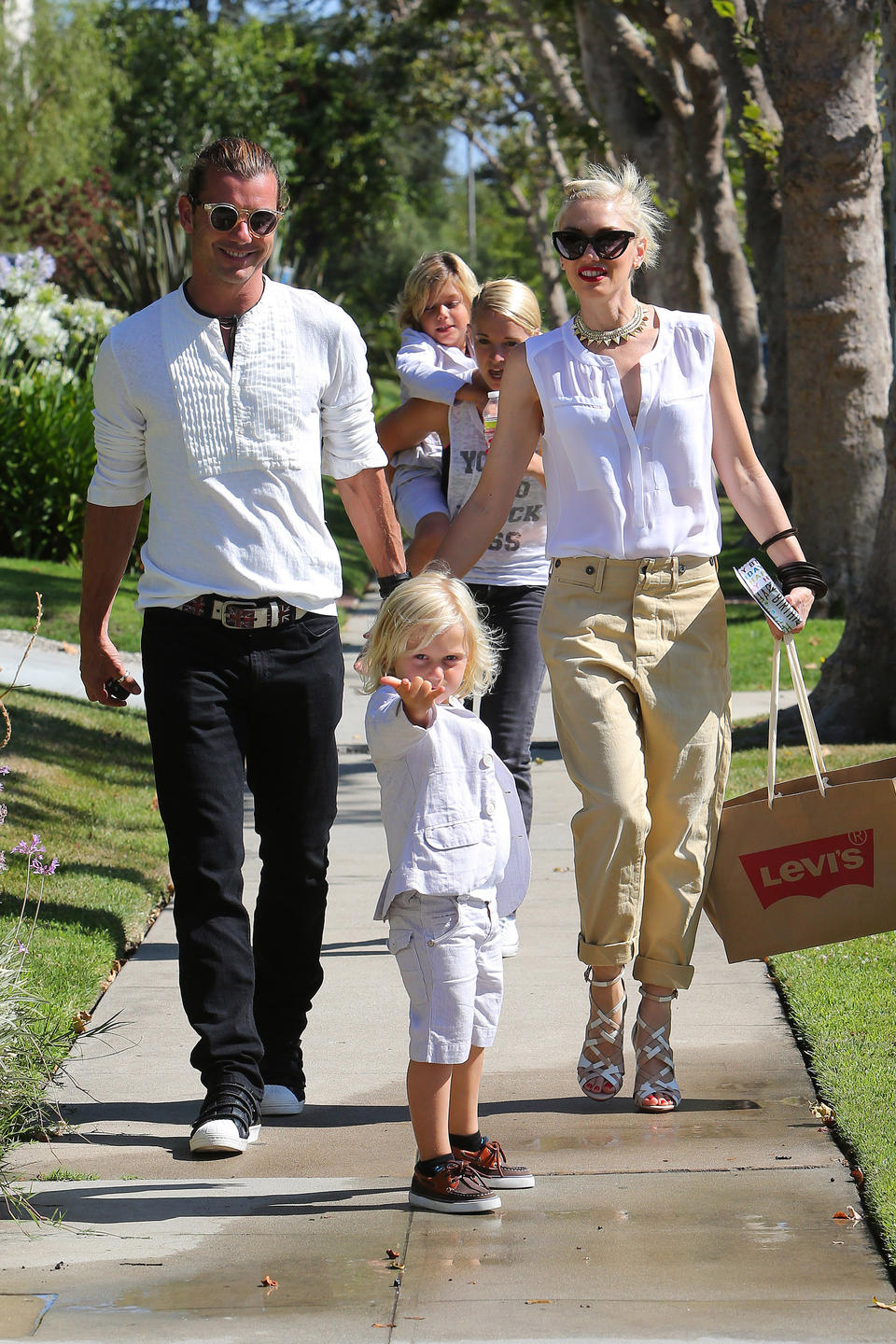 Bush-Gavin Rossdale 2012: Gwen Stefani & Family: Father’s Day Get Together Bush-Gavin Rossdale 2012: Gwen Stefani & Family: Father’s Day Get Together