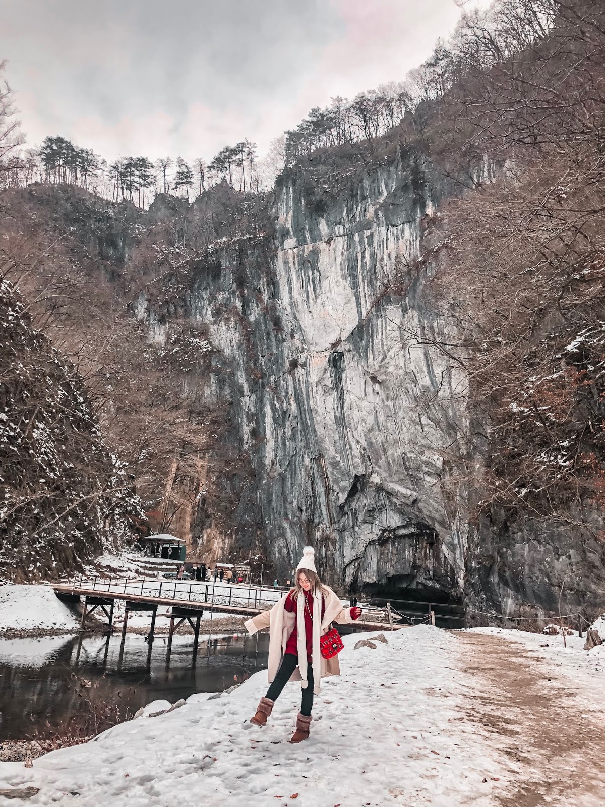 Geibikei Gorge in Winter - Stella Lee ☆ Indonesia Beauty and Travel Blog