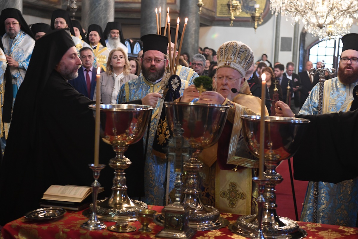 ΦΩΣ ΦΑΝΑΡΙΟΥ: ΤΑ ΑΓΙΑ ΘΕΟΦΑΝΕΙΑ ΕΝ ΤΟΙΣ ΠΑΤΡΙΑΡΧΕΙΟΙΣ