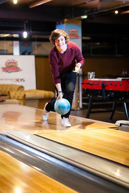 One Direction NINTENDO Photo Shoot (New) ~ DISNEY STAR UNIVERSE