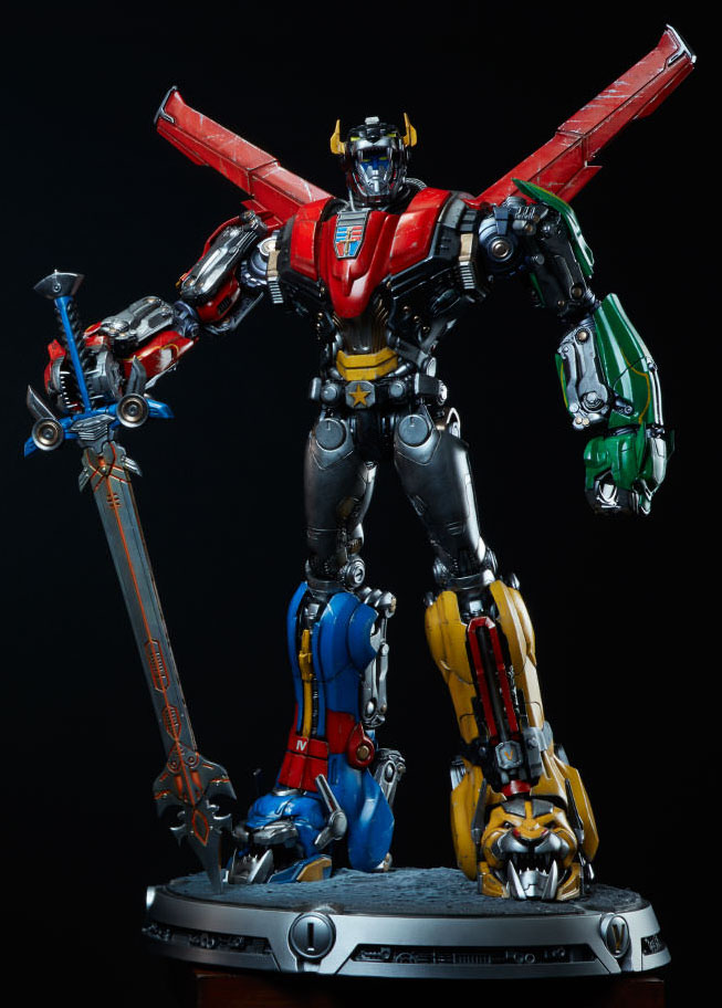 toyhaven: Check out this 27-inch tall Voltron Maquette with 14.5-inch ...