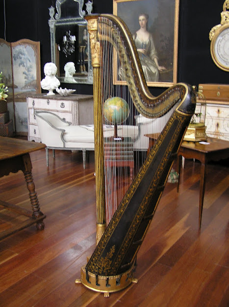 Eye For Design: Decorate Old World Style With Beautiful Antique Harps