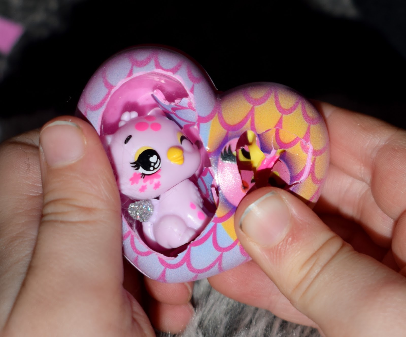 Tantrums To Smiles: Hatchimals CollEGGtibles Pet Obsessed HatchiPets ...