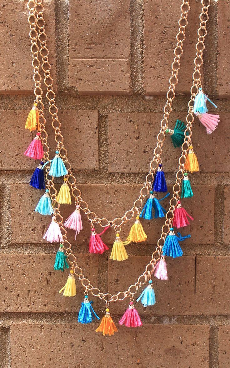 Multicolor statement neck chains
