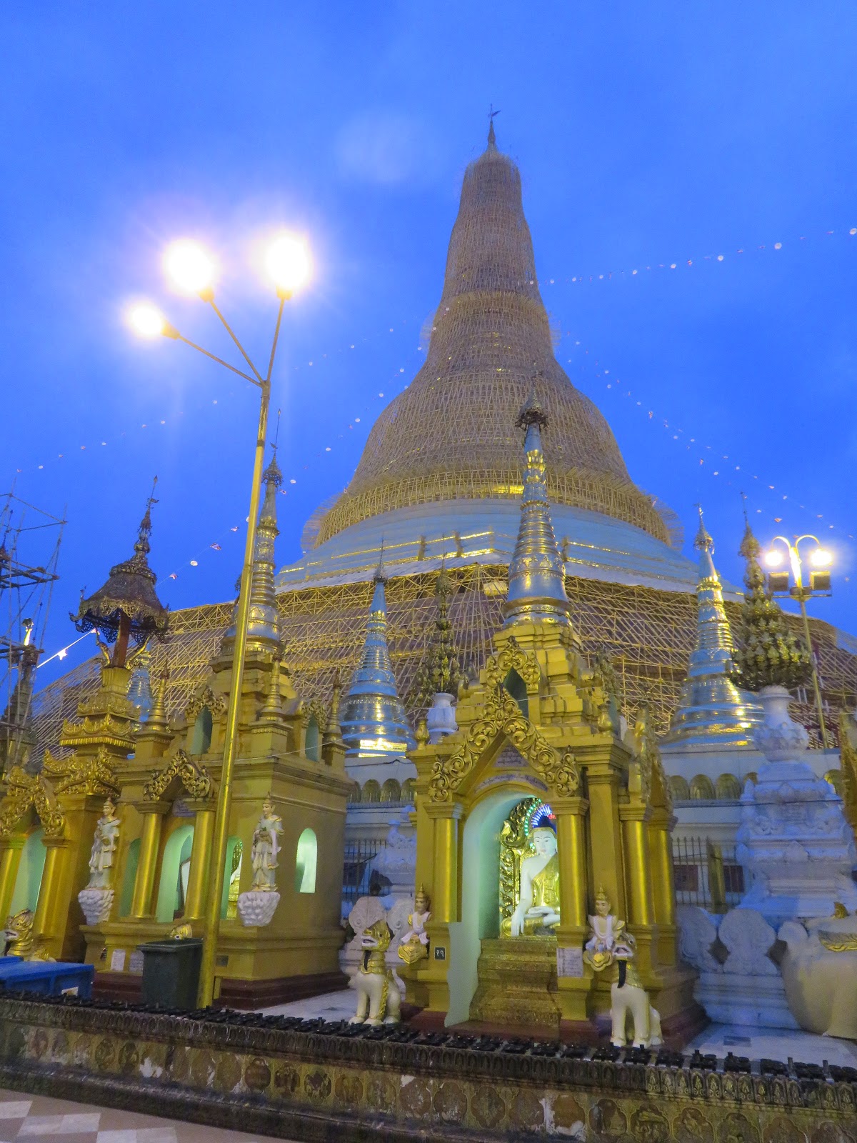 Kee Hua Chee Live!: VISITING SCHWEDAGON GOLDEN PAGODA TEMPLE IN YANGON ...