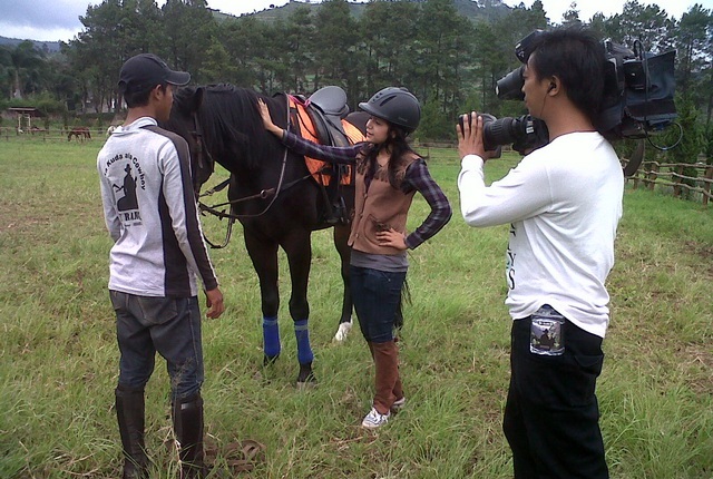 JAM BUKA WISATA KUDA ALA COWBOY DE'RANCH LEMBANG | JAM (KERJA) BUKA DAN ...