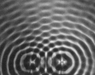 PHYSIC LESSONS: ΣΥΜΒΟΛΗ ΔΥΟ ΚΥΜΑΤΩΝ ΣΤΗ ΕΠΙΦΑΝΕΙΑ ΥΓΡΟΥ