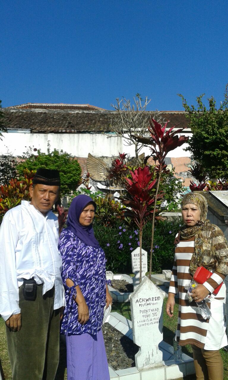 NOSTALGI 69, media alumni smpn 1 singaparna thn 1969.: Folder Dedi Harsono