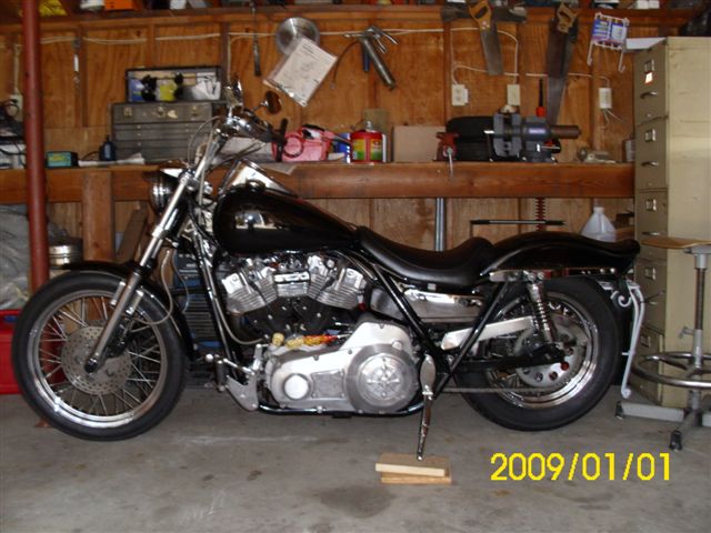 Beard in the Wind - New London MC: 1982 HD FXR Shovelhead