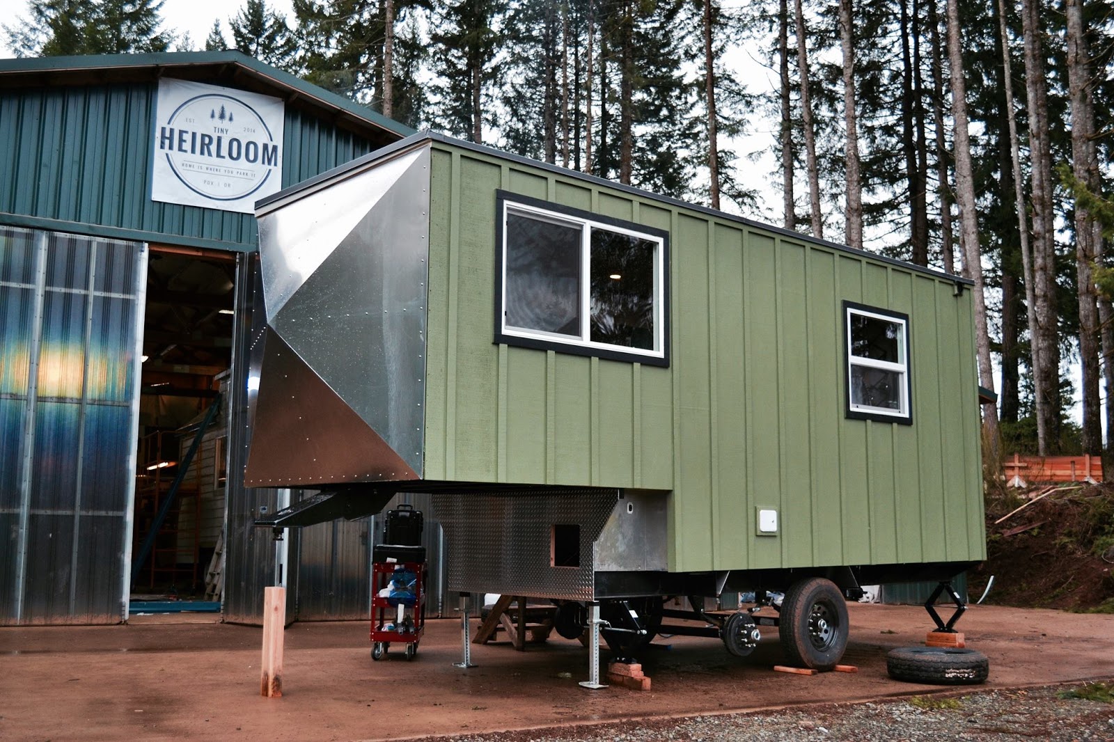 TINY HOUSE TOWN: Aerodynamic Tiny Home By Tiny Heirloom