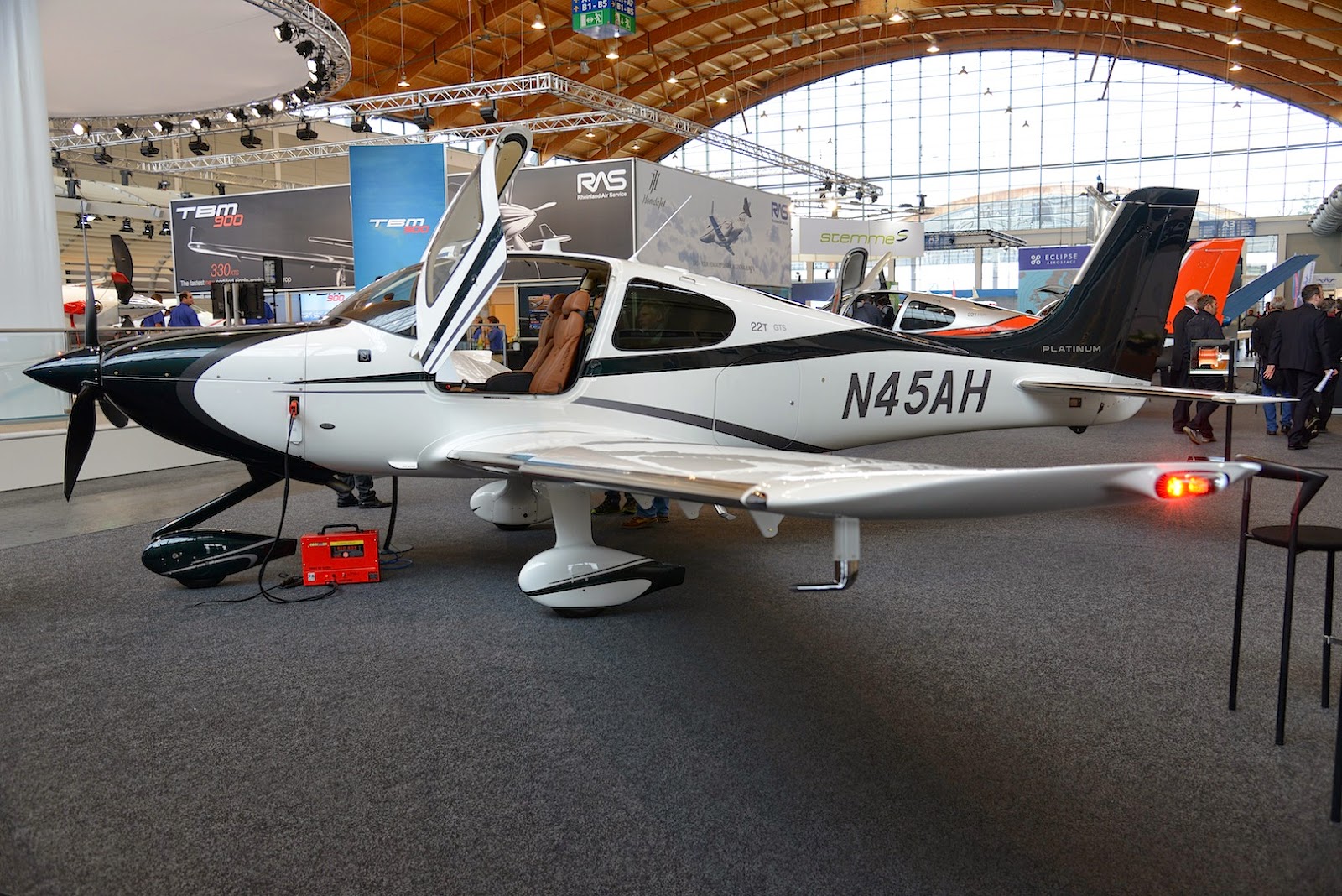 aero-wing: N45AH_Cirrus SR-22T_Cirrus Design Corp._FDH