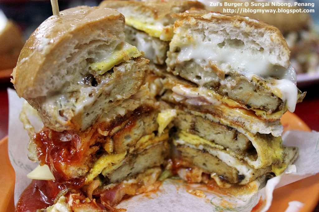 Penang Biggest Burger @ Zul's Burger, Penang - I Blog My Way