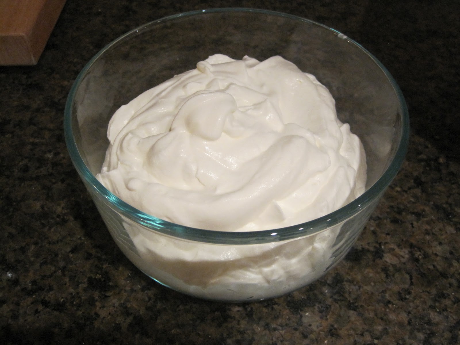 mrandmrsr: Mini-Rum Cupcakes with Whipped Cream