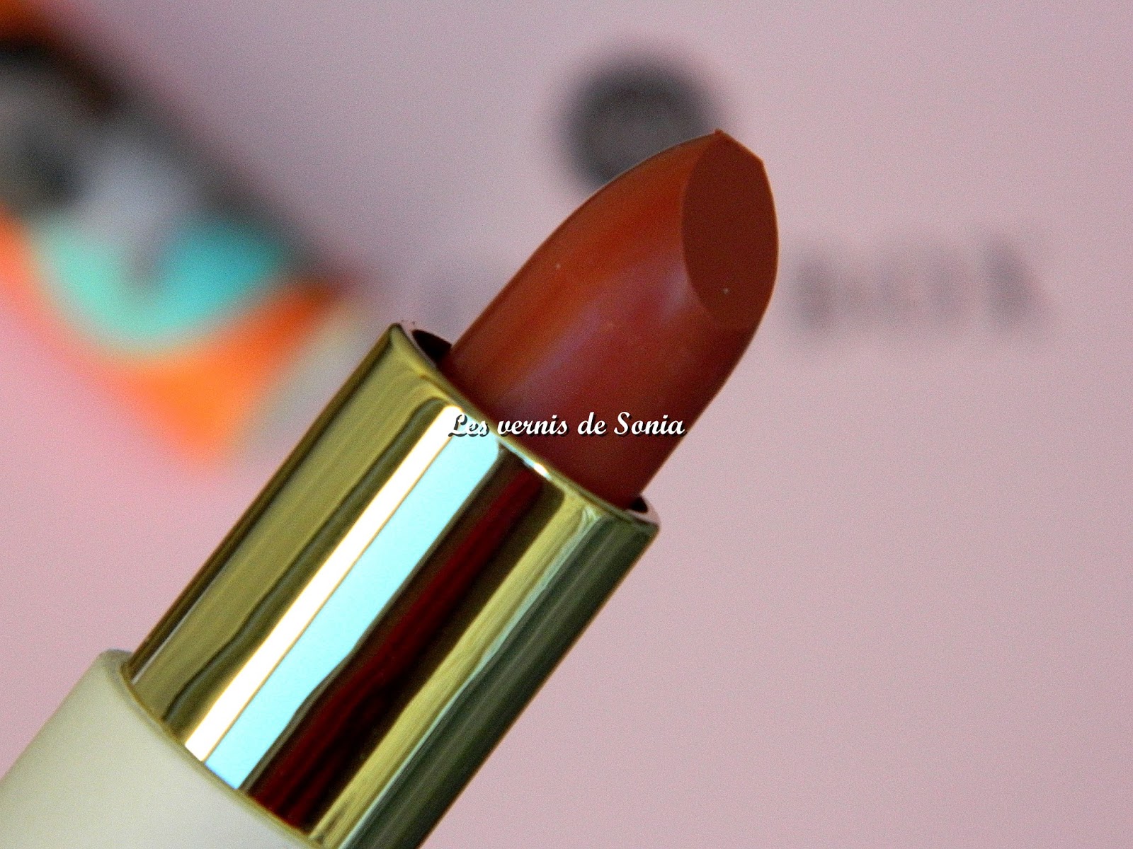 Les vernis de Sonia: La Glossybox du mois d'Août