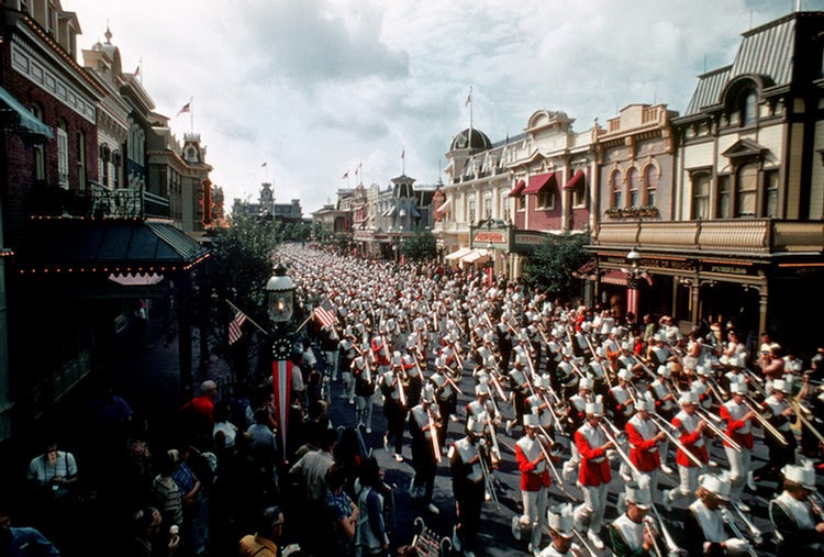 Disney Avenue: The Walt Disney World Opening Day Parade - 1971