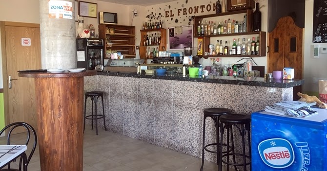 Desde el trópico de Cáncer: [A VUELAPLUMA] Nostalgia del bar de pueblo