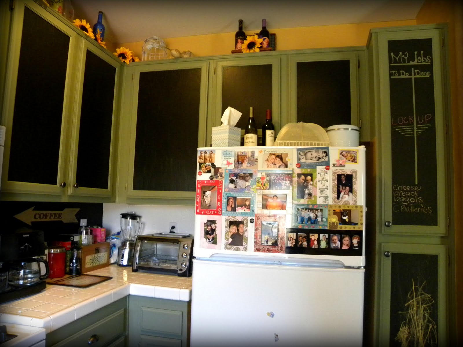 sassy scarlett: Kitchen Tour