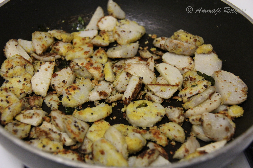 Chamadumpa Vepudu | Seppankizhangu Fry | Taro Root Fry | Arbi Sabji ...