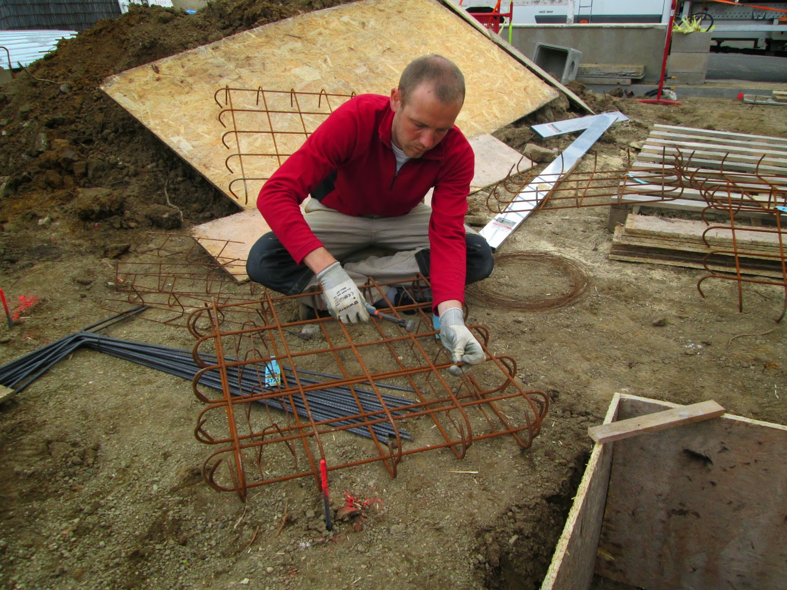 Coffrage et ferraillage des semelles ~ Antoine & Emilie à St-Nazaire
