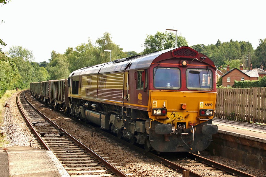47s and other Classic Power at Southampton: A Freightliner first and ...