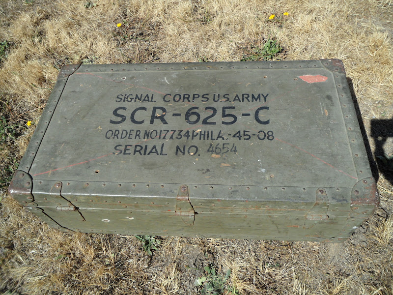 Four Bees: SCR-625-C Mine Detector Box, US Signal Corps WW2