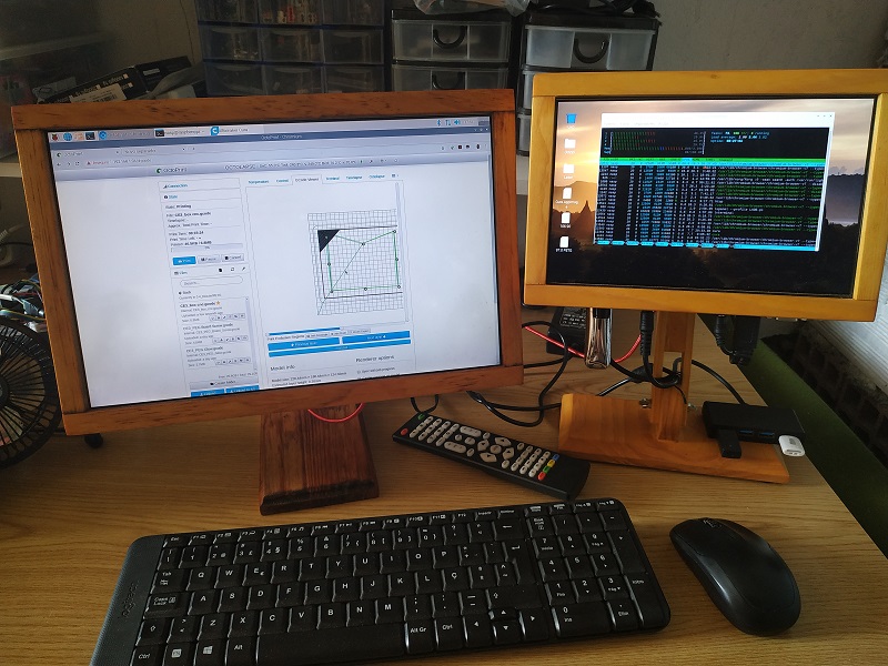 Cria o teu Avatar!: Raspberry Pi 4 ligado a 2 monitores