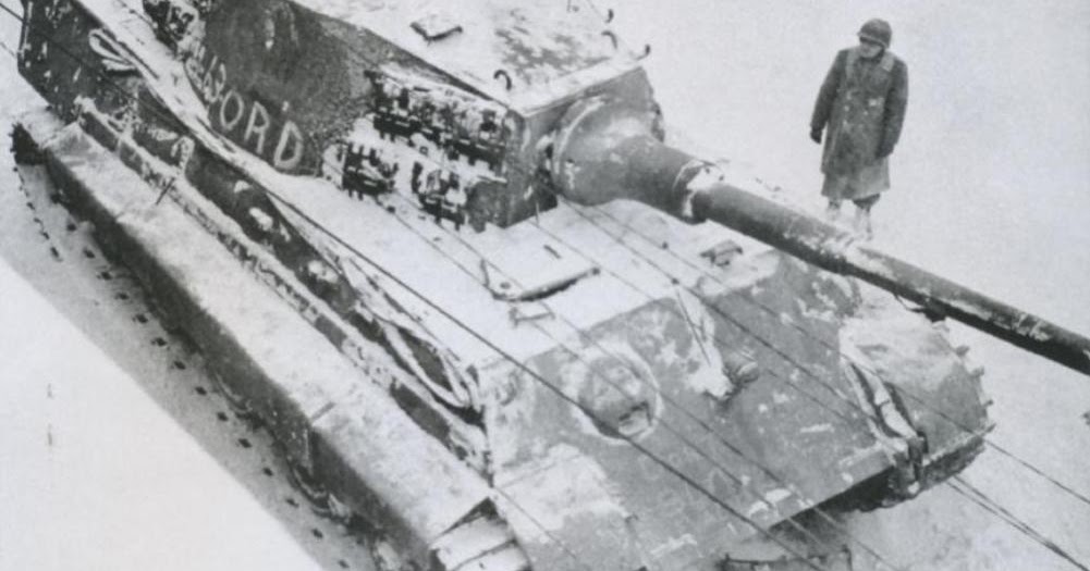 World 1900 - 1950: Short photo story of Pz.Kpfw. VI "Tiger II" № 332