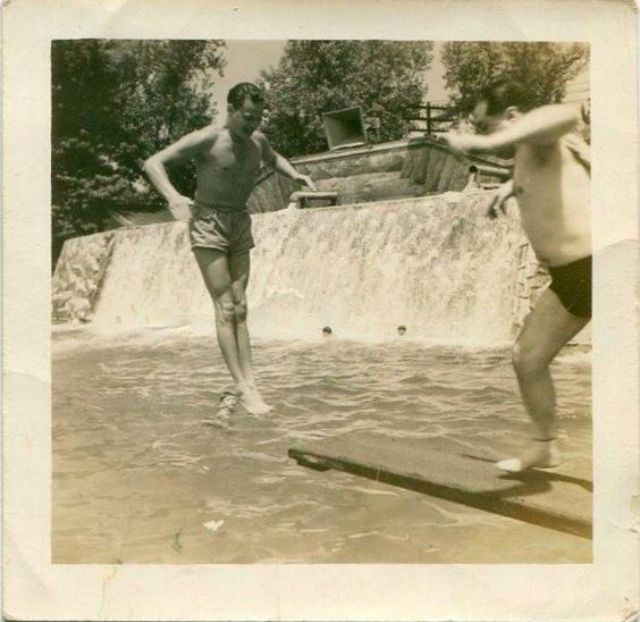 30 Hilarious Vintage Snapshots of People Diving Into Pools or Lakes ...