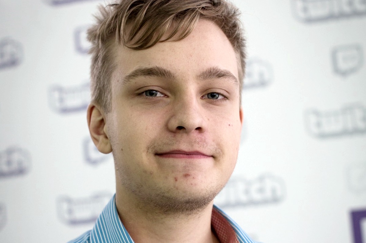 Top 15 Pro Player DOTA 2 With His Special Hero