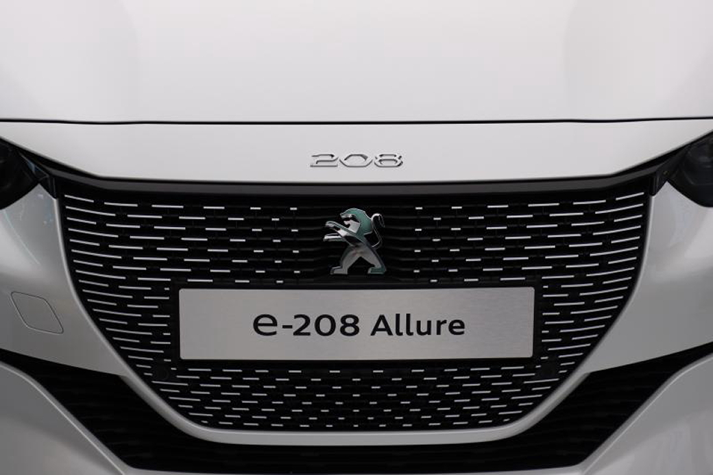 .: El e-208 en detalle - Imágenes y Video